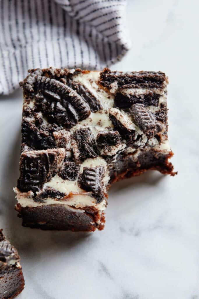 Oreo Bars {Brownie and Cheesecake Layers in One!} - Grandbaby Cakes