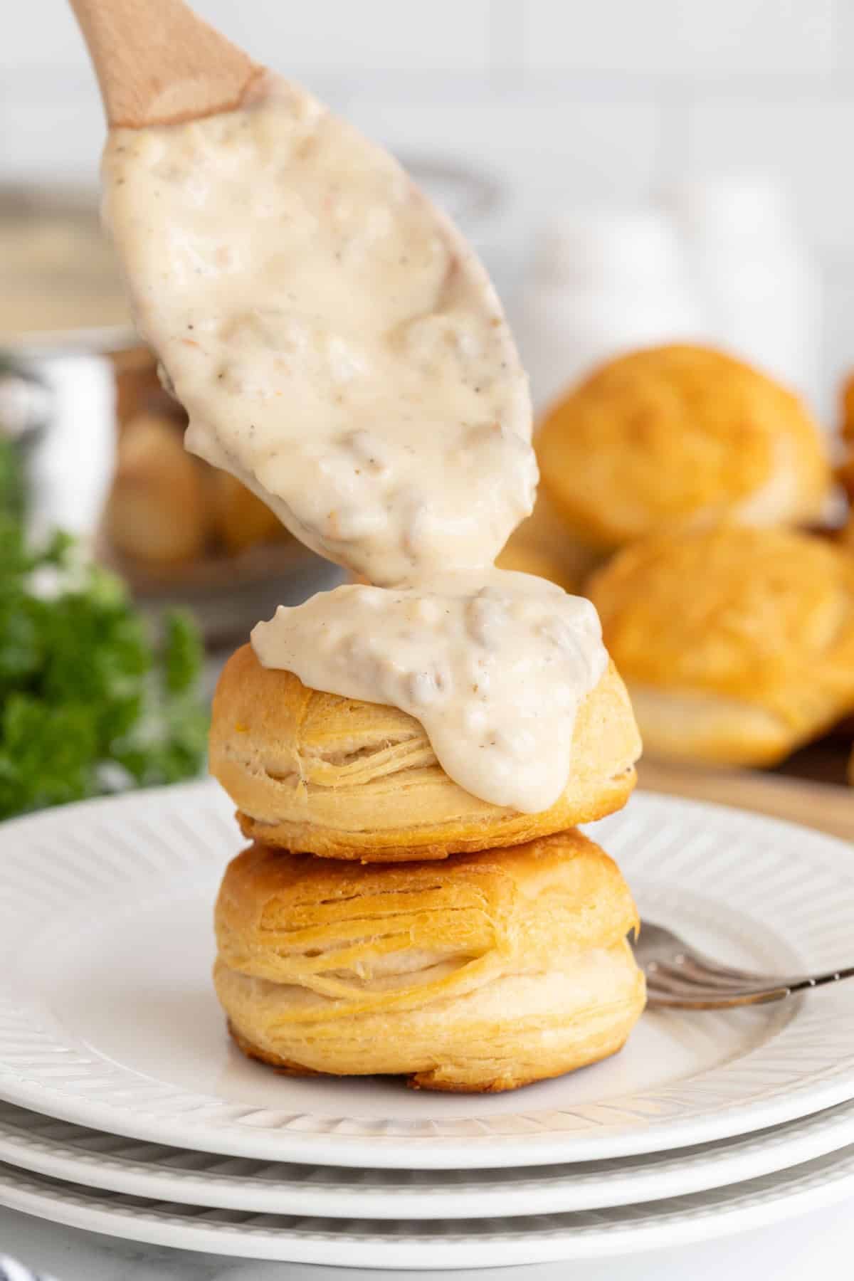 Easy Sawmill Gravy Recipe Ready in 30 Minutes