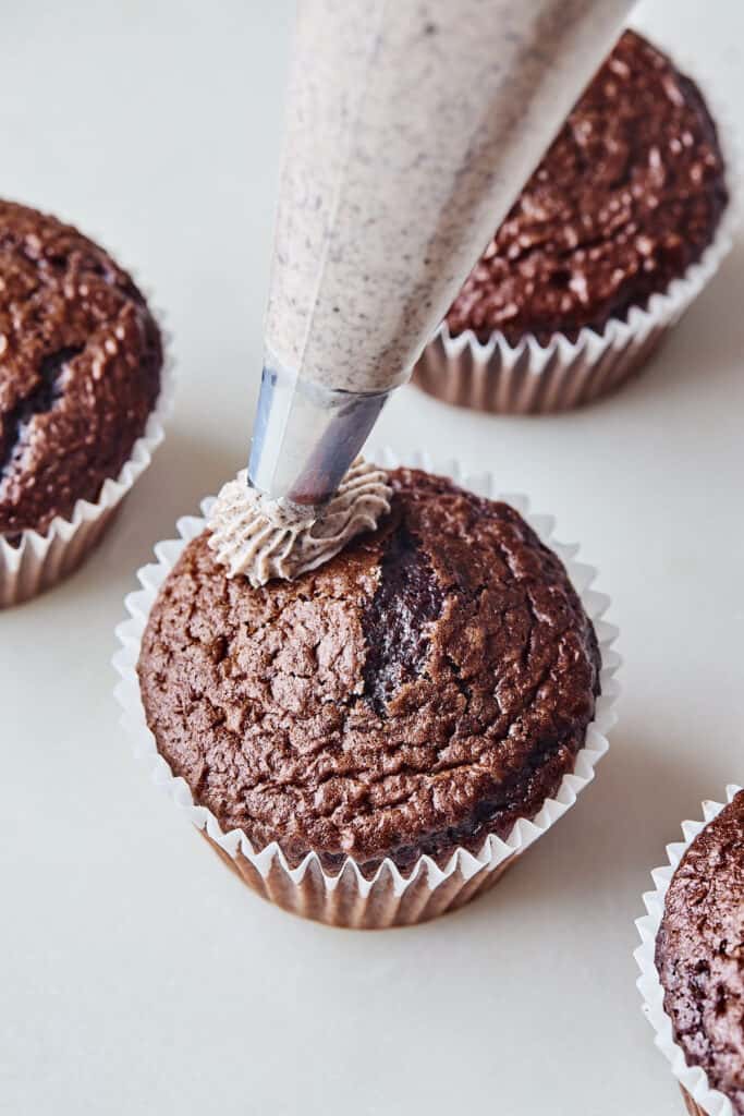 Oreo Frosting - Grandbaby Cakes