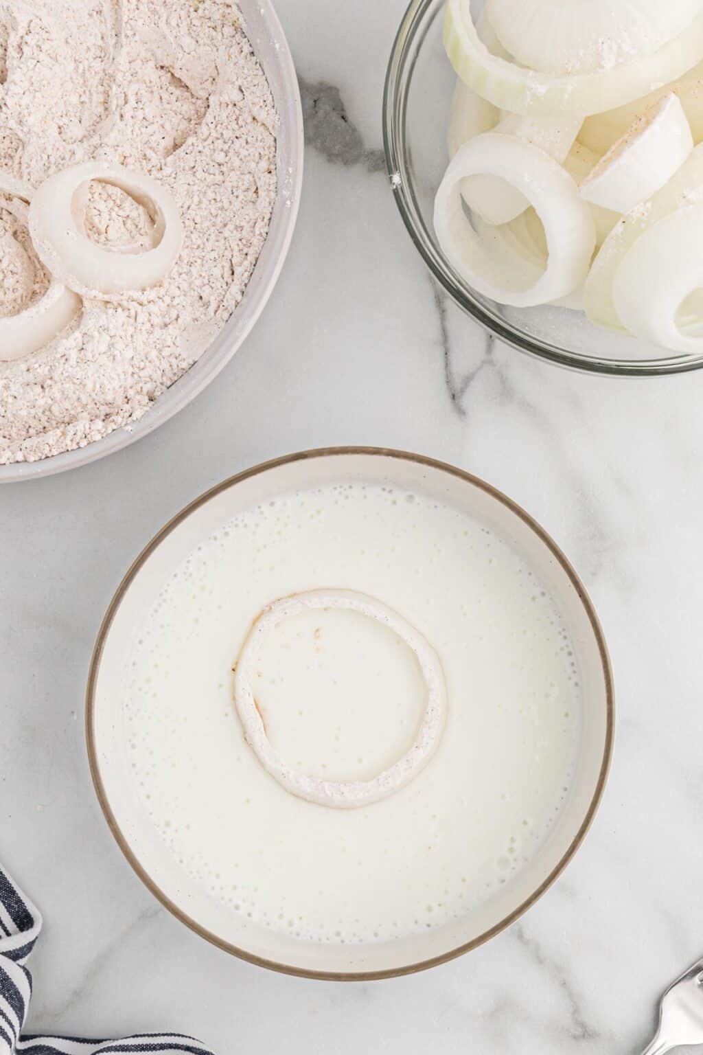 Crispy Fried Onion Rings - Grandbaby Cakes