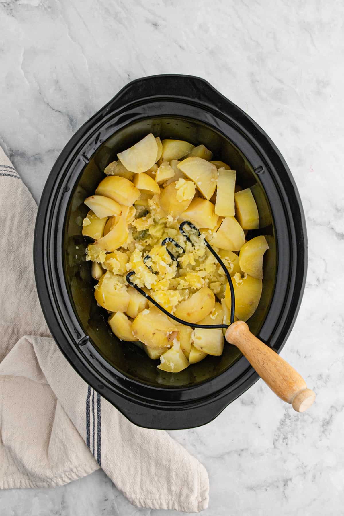 Creamy Slow Cooker Mashed Potatoes - Grandbaby Cakes