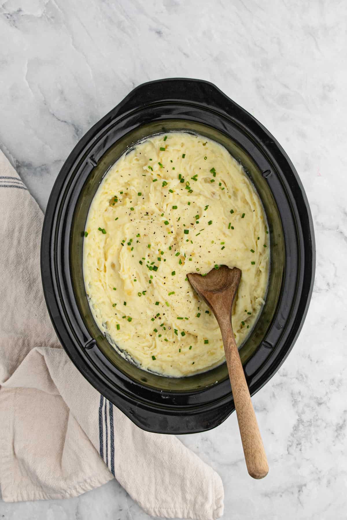 Creamy Slow Cooker Mashed Potatoes - Grandbaby Cakes