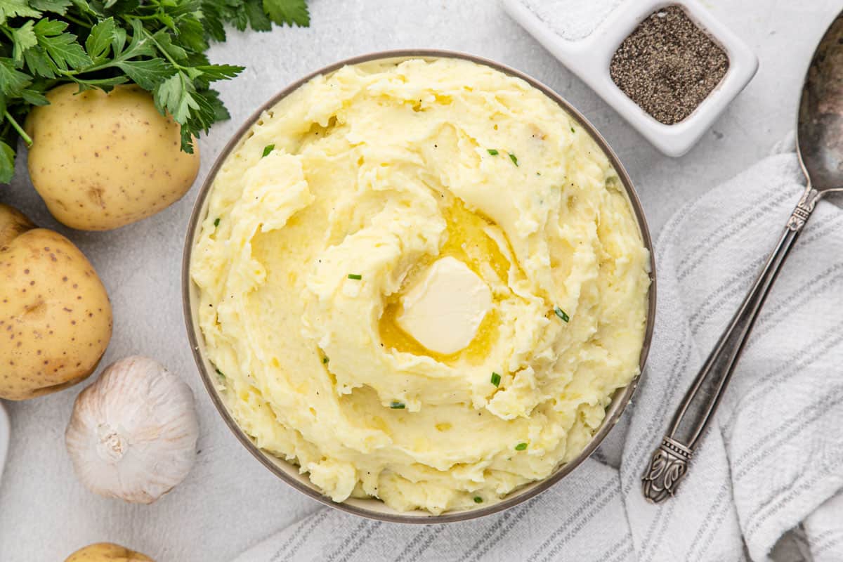 Silky Cream Cheese Mashed Potatoes {With Roasted Garlic}
