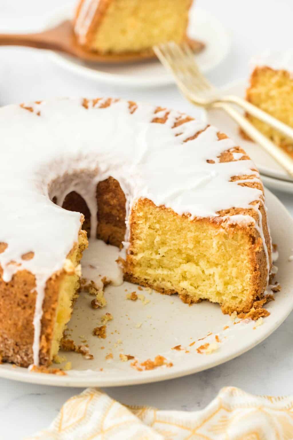 Louisiana Crunch Cake (Better than Entenmann's) - Grandbaby Cakes