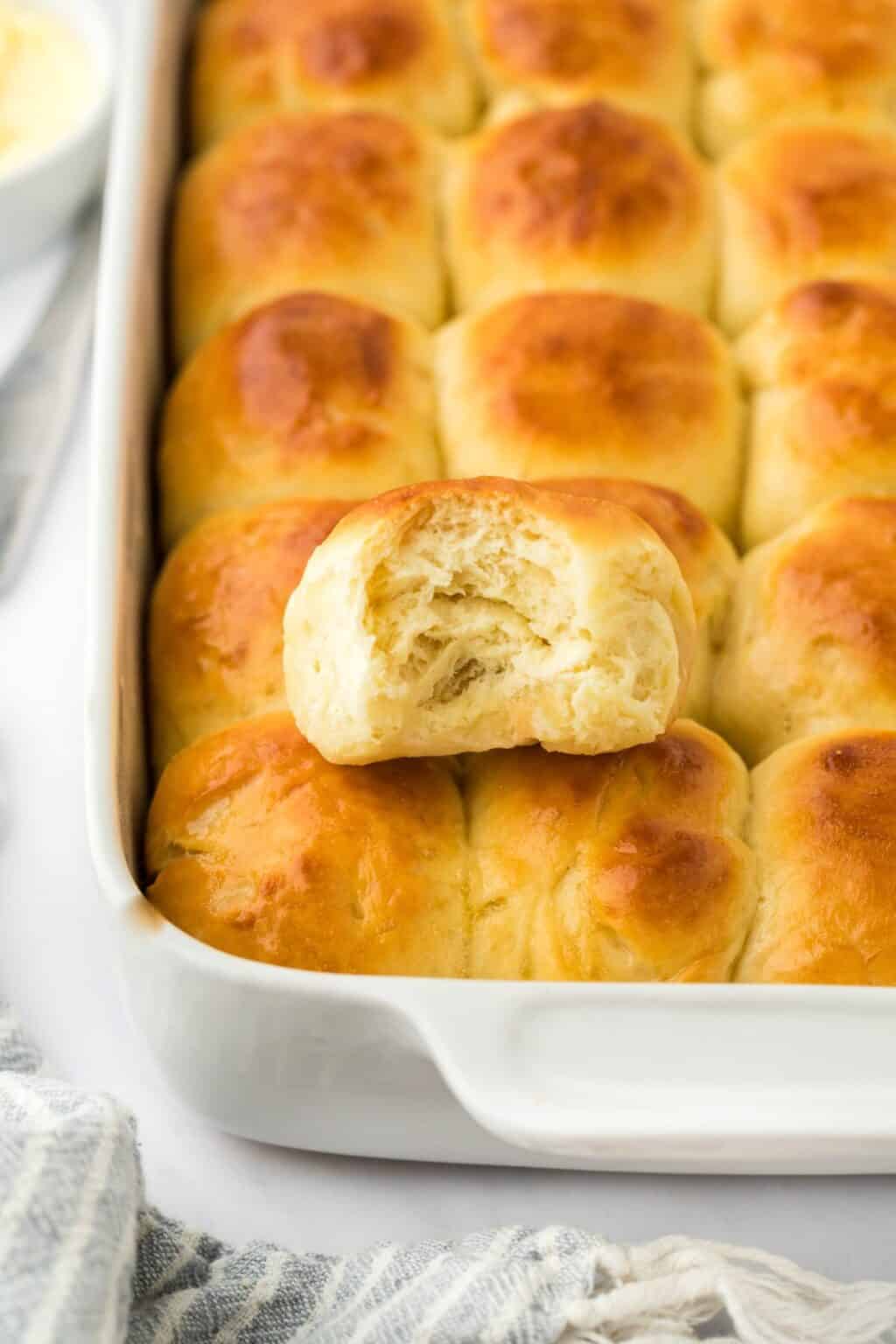 Slap Yo Mama' Southern Yeast Rolls - Grandbaby Cakes