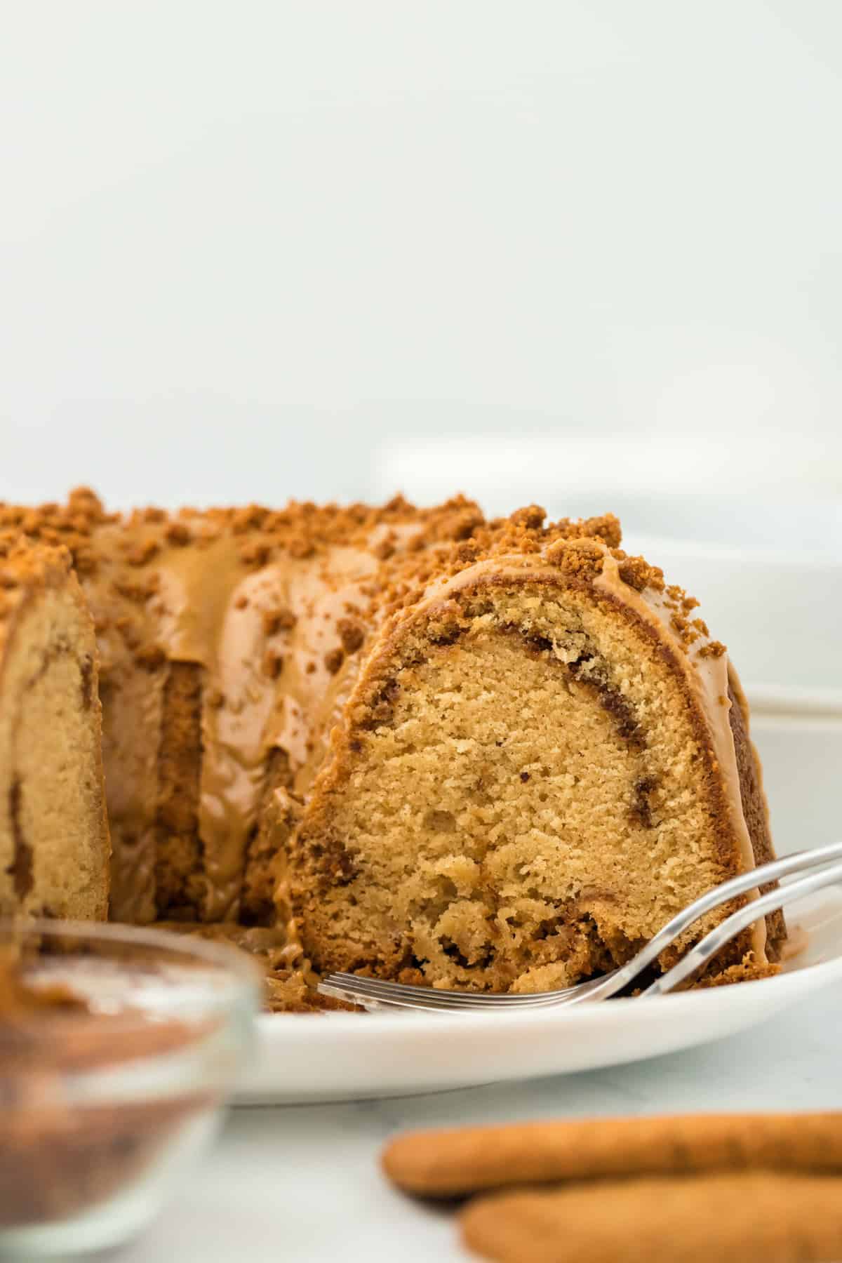 Biscoff Cake Recipe Biscoff Streusel & Cookie Butter Glaze)